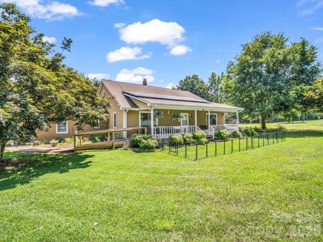 202 Sunset Memorial Rd, Forest City, NC 28043