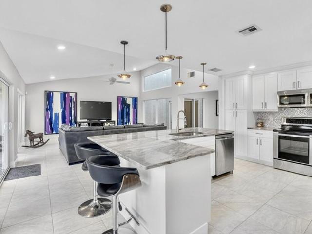 202 SW 29th Ave, Delray Beach, FL 33445