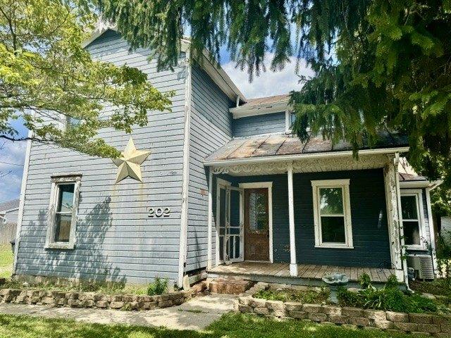 202 Sycamore St, Medway, OH 45341