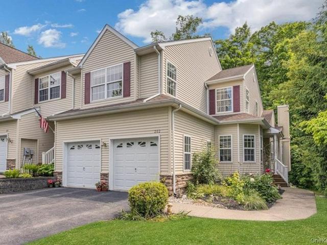 202 Pondview Loop # 202, Wappingers Falls, NY 12590