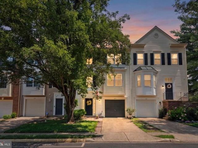 202 Park Brook Ct, Stafford, VA 22554