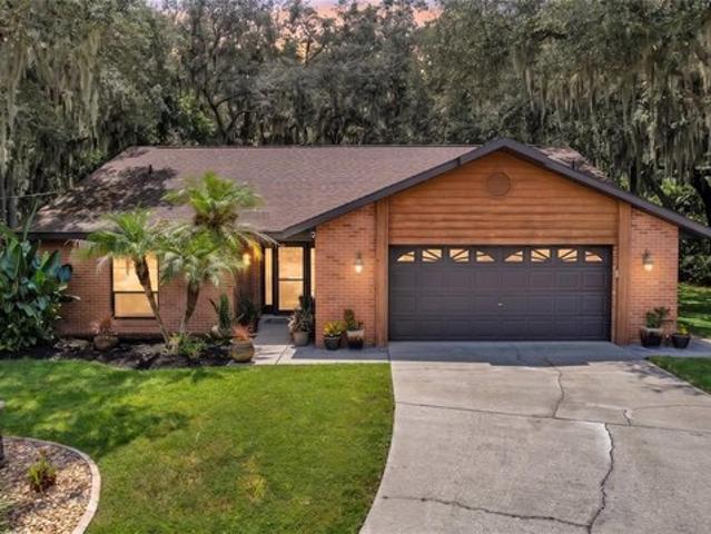 202 Pebble Ct, Deltona, FL 32725