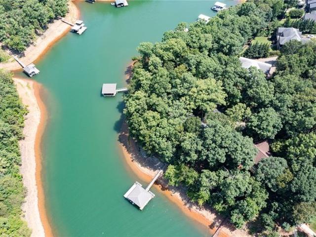 202 Plantation Pt, Anderson, SC 29625