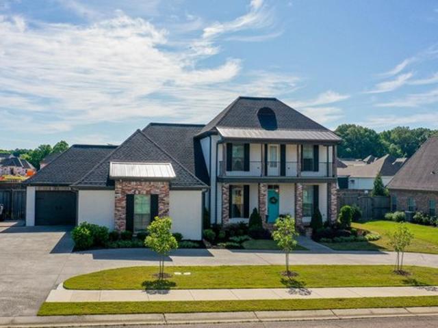202 Royal Troon Rd, Starkville, MS 39759