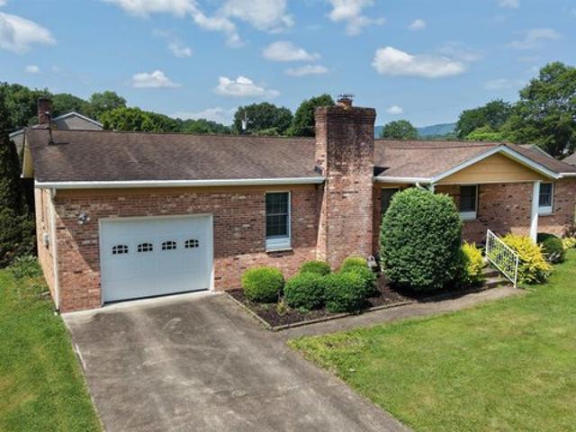 202 Robin Hood Ln, Elkins, WV 26241