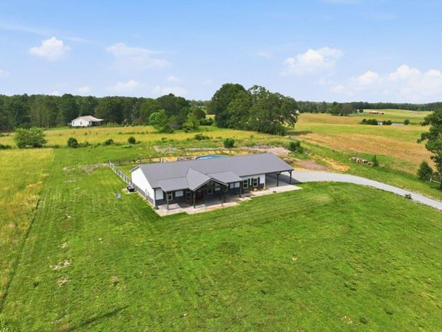 202 Rocky Dr, Dickson, TN 37055