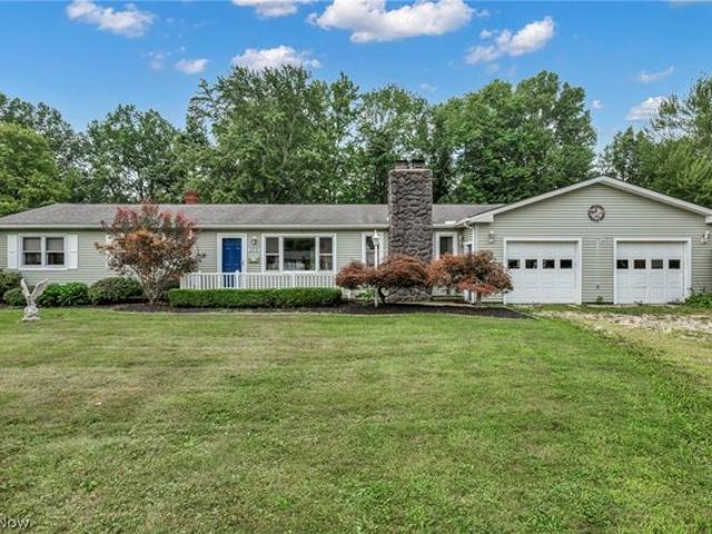 202 Roosevelt Dr, Geneva, OH 44041