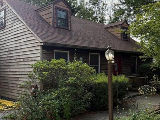 202 Rebecca Ln, Coatesville, PA 19320