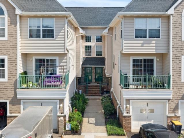 202 Rhoads Dr