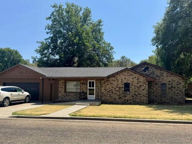 202 W 11th St, Wheeler, TX 79096
