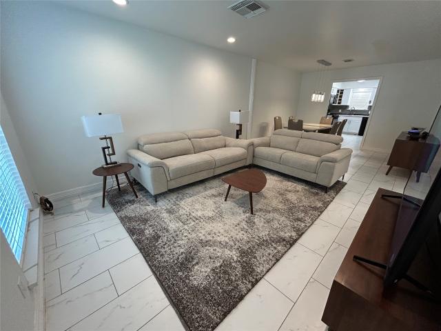 202 w tri oaks ln 202