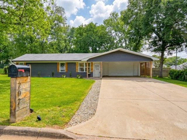 202 W Church St, White Oak, TX 75693