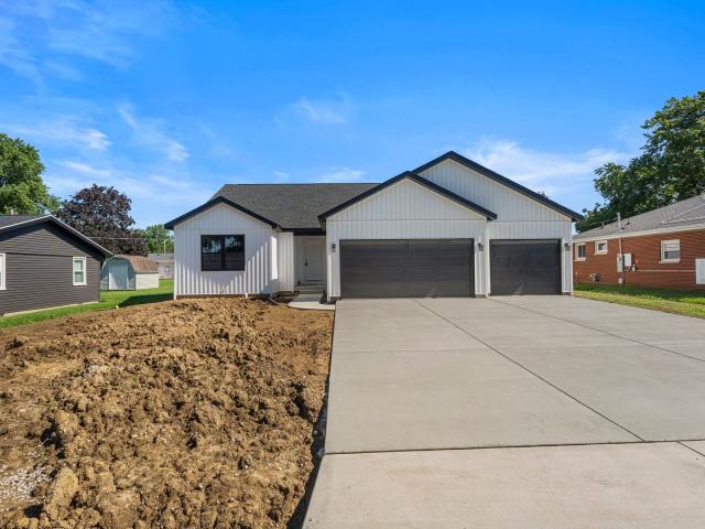 202 W Evergreen Drive