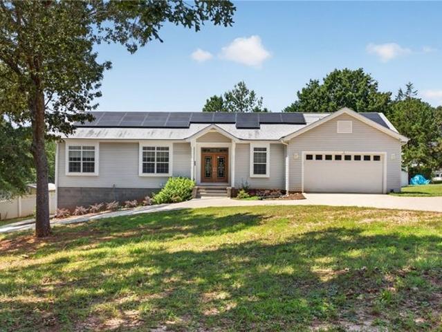 202 W Harper Ridge Rd, Seneca, SC 29678