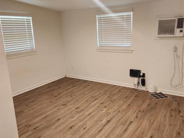 202 W Martin