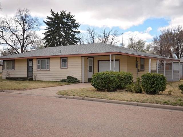 202 W Olive St, Garden City, KS 67846