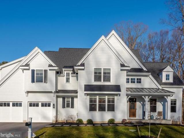 202 Walnut Tree Ln, Malvern, PA 19355