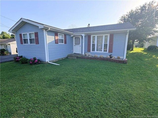 202 Willow St, Salem, IN 47167