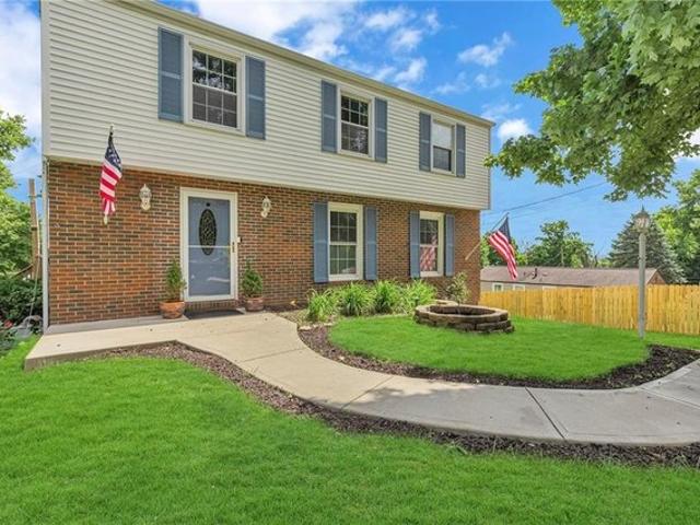 202 Windy Hill Dr, Coraopolis, PA 15108