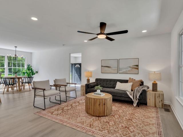 202 Timberlake Dr