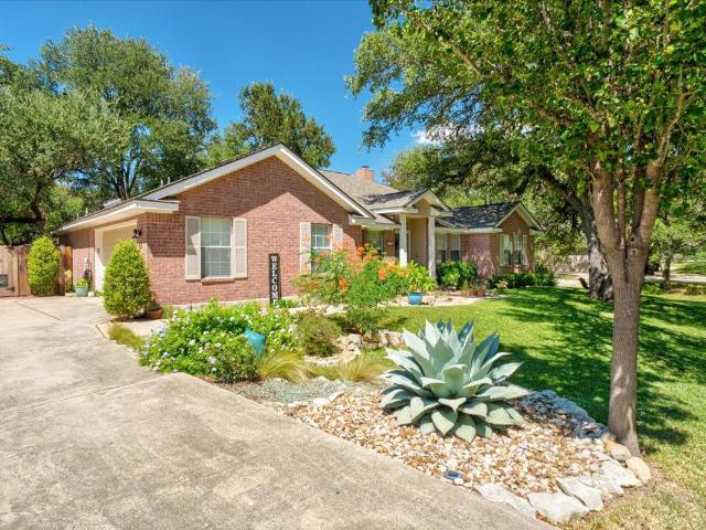 202 Treetop Way