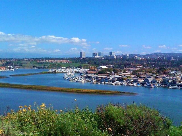 202 Tremont Dr, Newport Beach, CA 92660 | MLS #NP26035