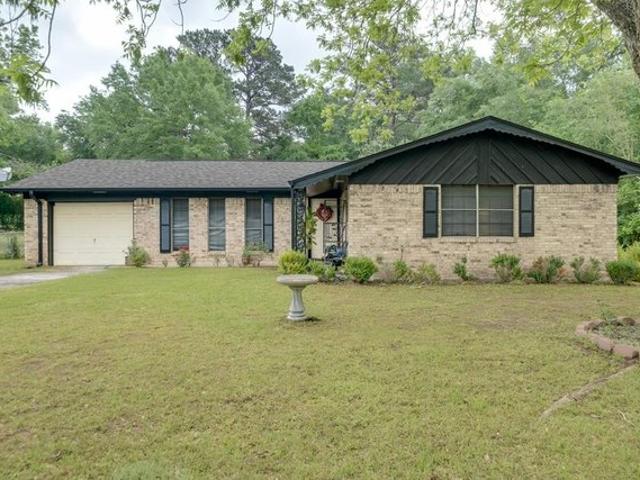 202 Trimble St, Palestine, TX 75803