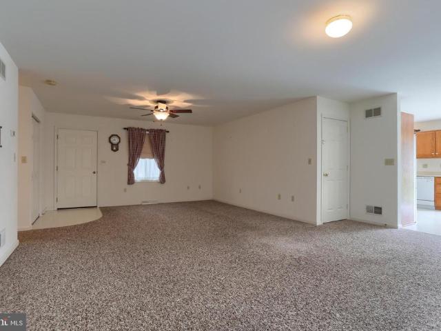 202 Village Dr