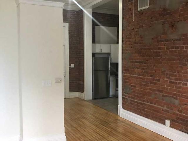 202COL 1 Bedroom Apartment for Rent at 202 W Columbia Ave, Champaign, IL 61820