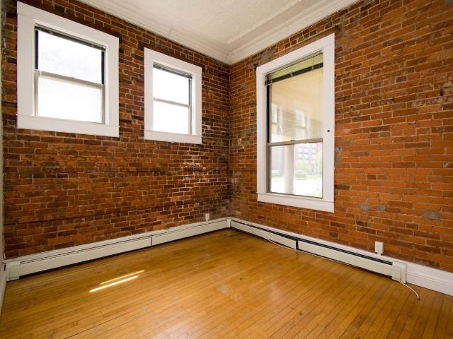 202COL 2 Bedroom Apartment for Rent at 202 W Columbia Ave, Champaign, IL 61820