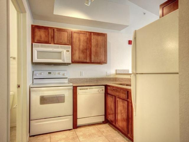 202RA 2 Bedroom Apartment for Rent at Stratford Residence, Urbana, IL 61801