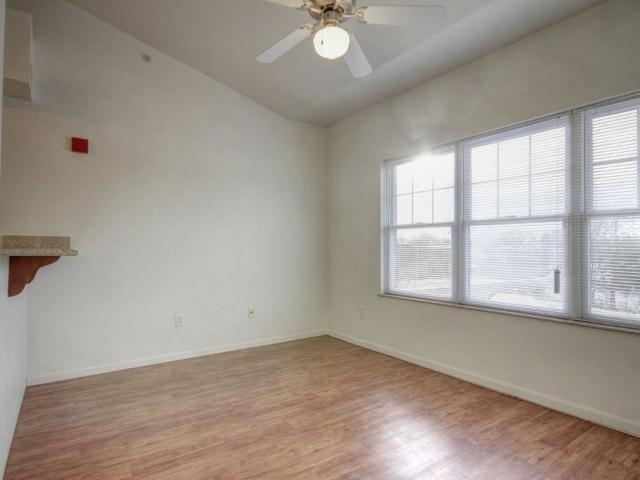 202RA 2 Bedroom Apartment for Rent at Stratford Residence, Urbana, IL 61801