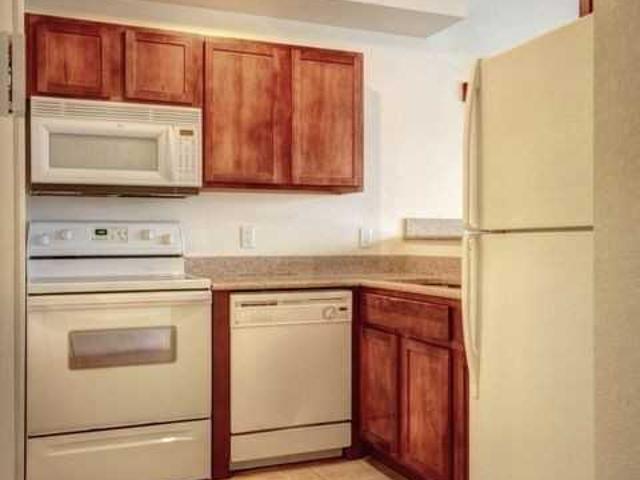 202RA Studio Apartment for Rent at Stratford Residence, Urbana, IL 61801
