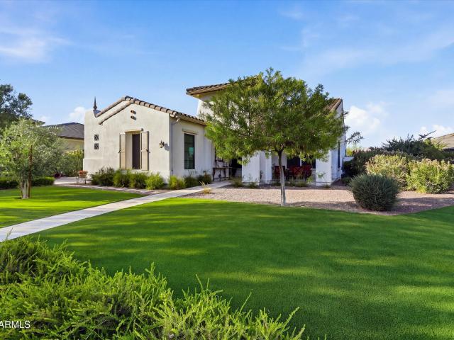 20340 w crescent drive