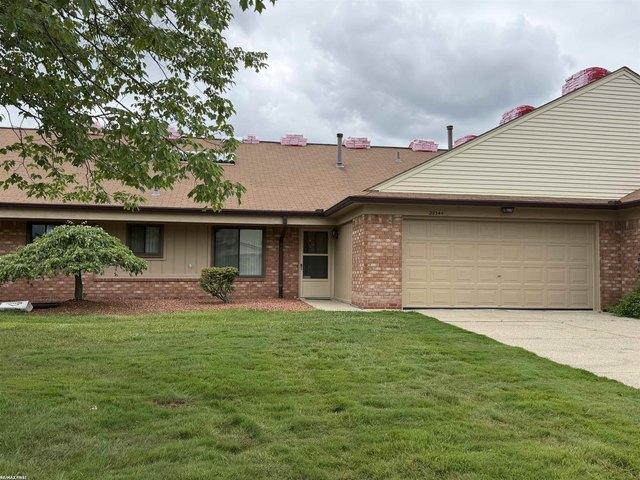 20344 Majestic Blvd, Clinton Township, MI 48036