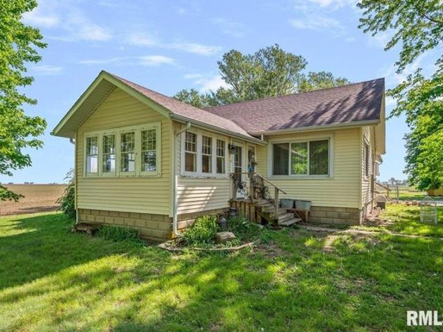 2034 N 1800 East Rd, Stonington, IL 62567