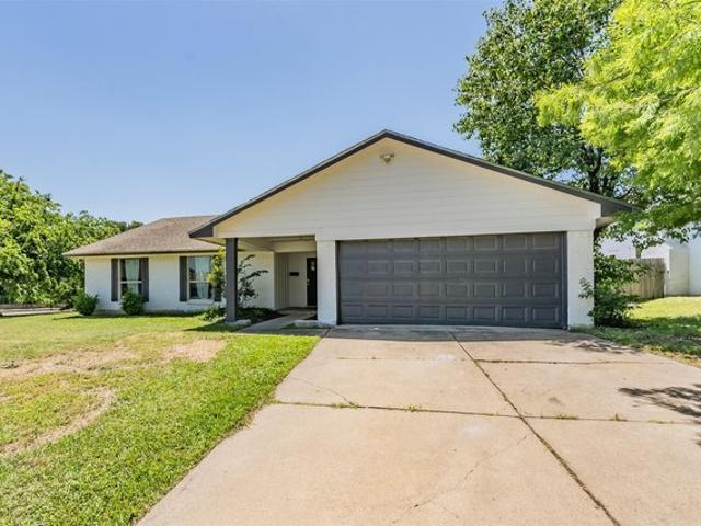2034 Cedarwood Dr, Carrollton, TX 75007