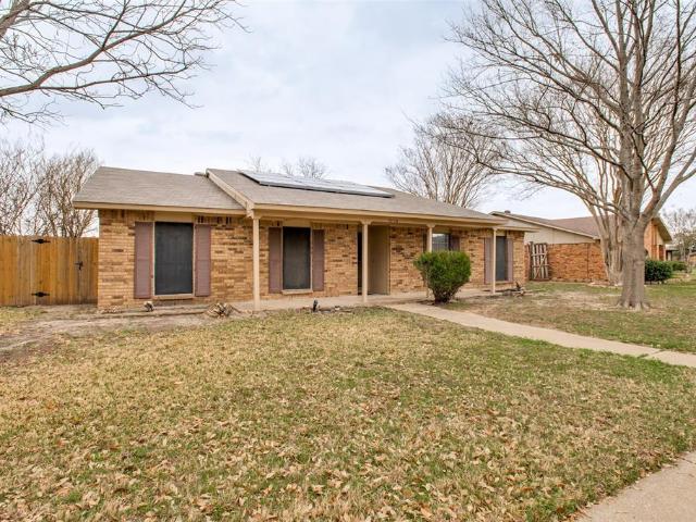 2034 Lewis Trail, Grand Prairie, TX 75052 | MLS #21236