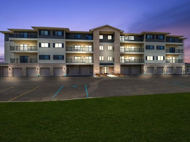 2034 W 75th Pl Unit 38, Merrillville, IN 46410