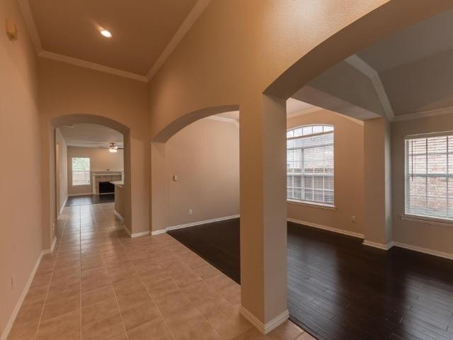 2034 Westbury Lane