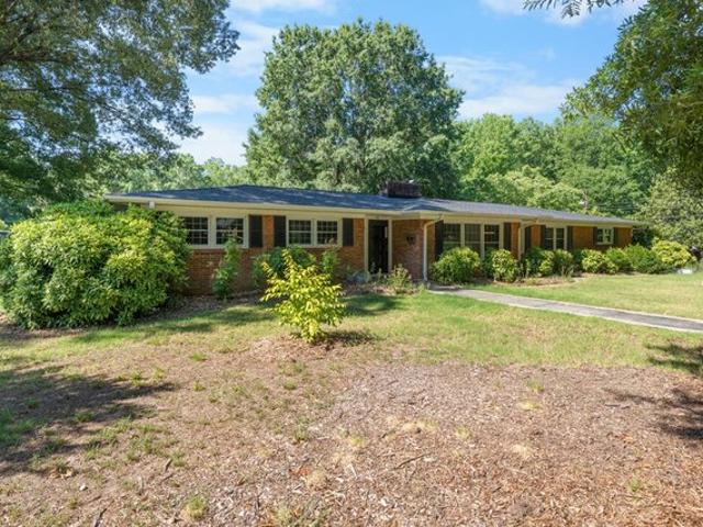 2034 Woodland Ave, Burlington, NC 27215