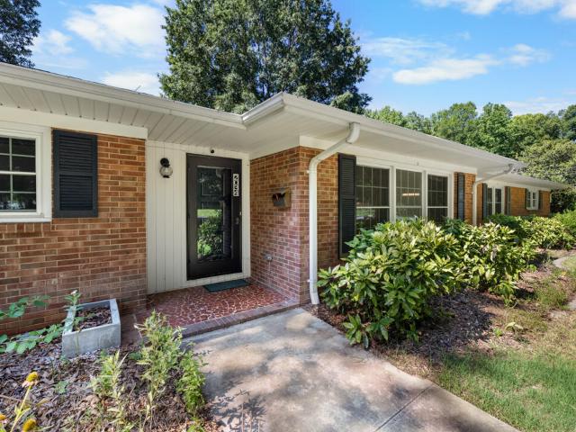 2034 Woodland Avenue