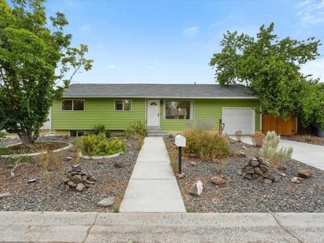 2035 Blue Ave, Richland, WA 99354