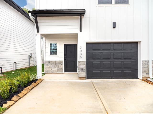 2035 Longmire Villas Ct, Conroe, TX 77304 | MLS #16907 | Compass