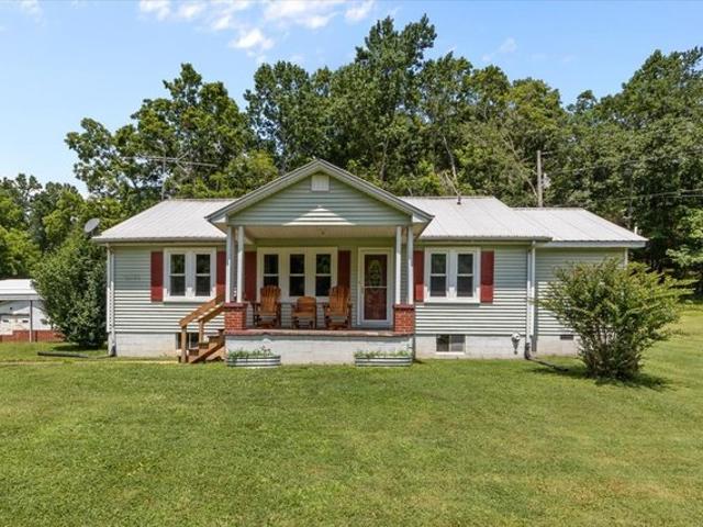 2035 Skyview Dr, Centerville, TN 37033