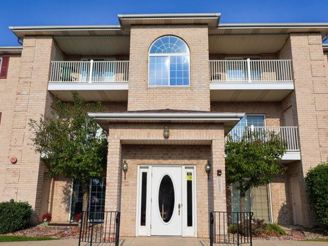 2035 W 75th Pl Unit 21, Merrillville, IN 46410