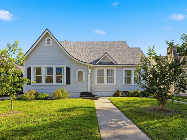 2035 W Summit Ave, San Antonio, TX 78201