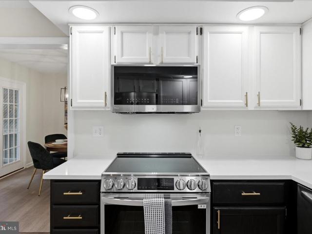 20368 Burnley Square