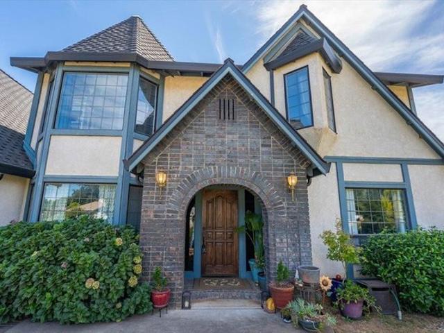 20369 Greenview Dr, Redding, CA 96002