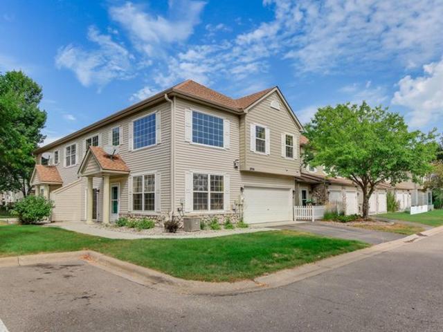 2036 Chicory Way, Chanhassen, MN 55317